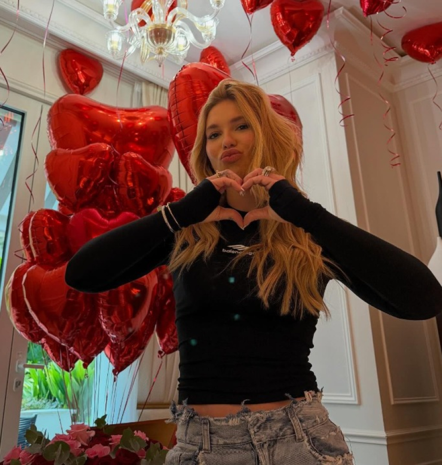 Após assumir namoro com Vini Jr., Virginia se torna a 3ª famosa mais ...